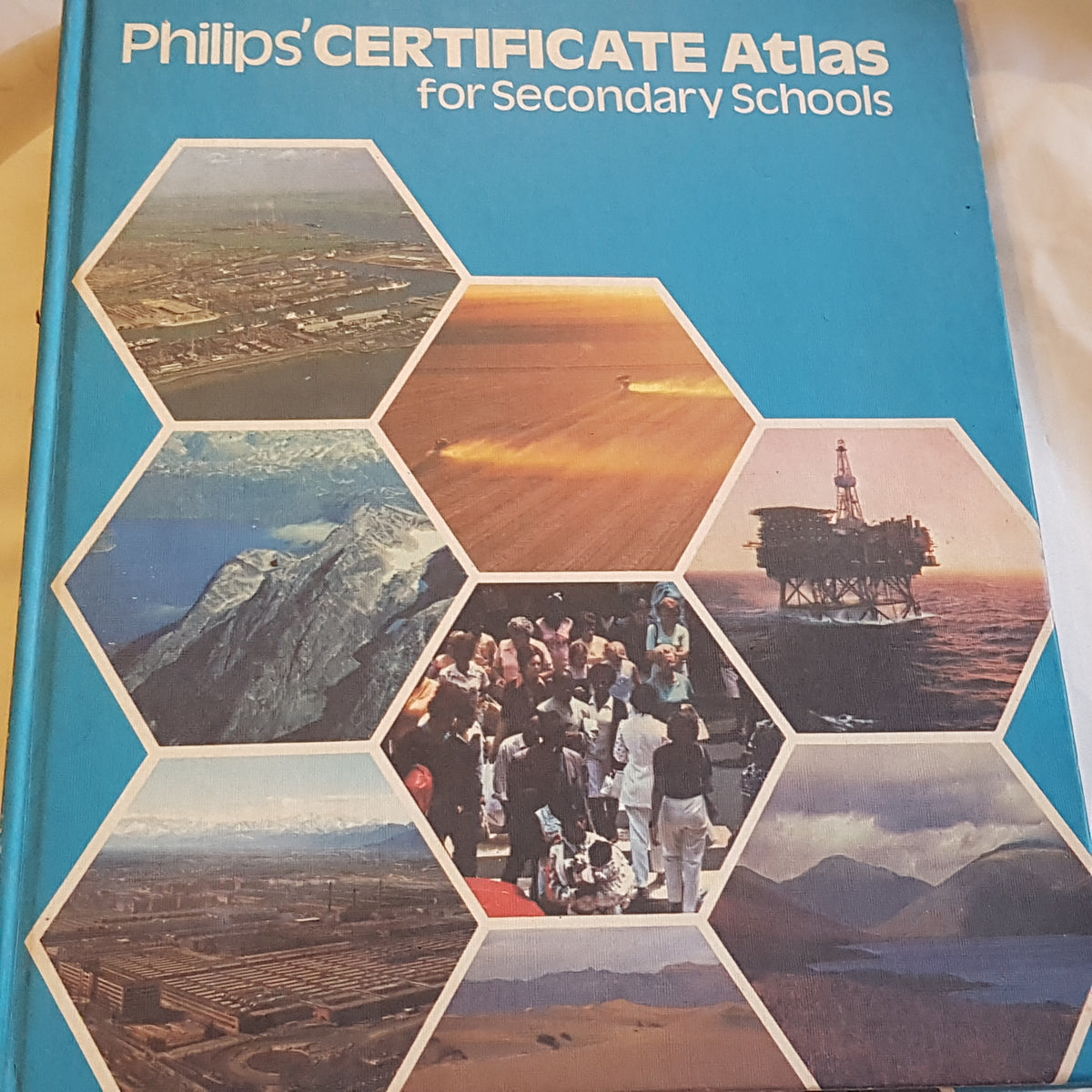 Philips certificate atlas for secondary schools. Hardcover. – RoverUK.co.uk